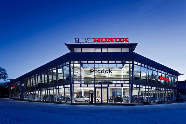 Stilvolle Petrick Kg Automobil Und Motorradvertrieb Bild